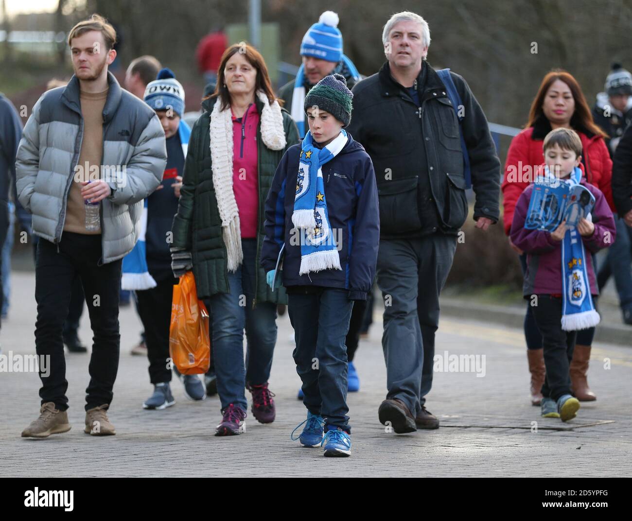 Huddersfield town supporters arrive hi-res stock photography and images ...