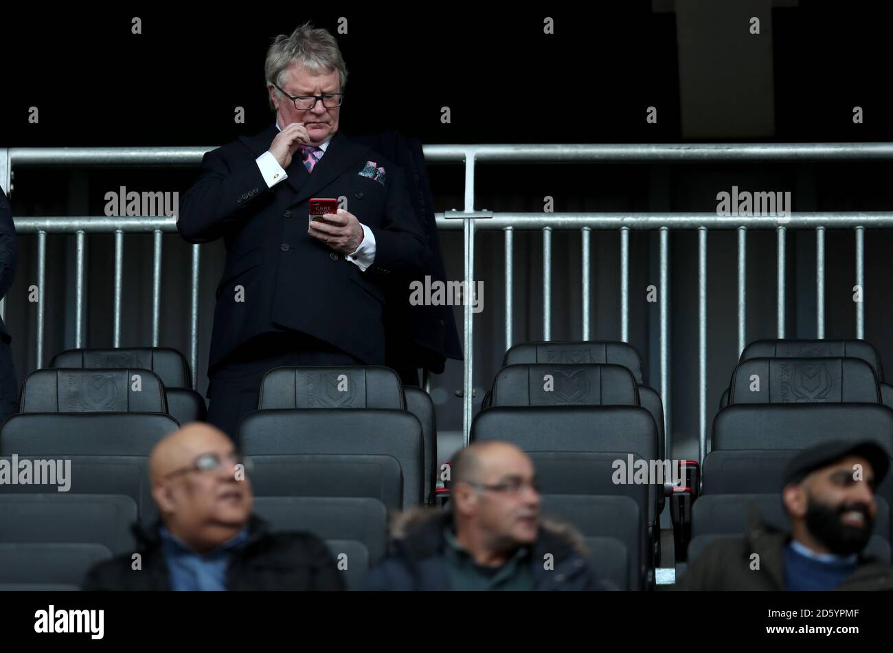 Comedian jim davidson in the stands hi-res stock photography and images ...
