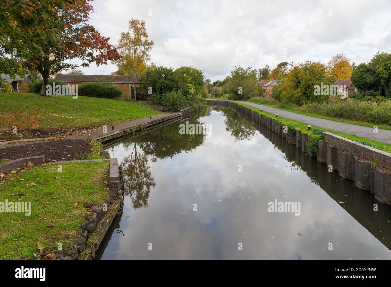 The restored Droitwich Canal running through Vines Park in Droitwich ...