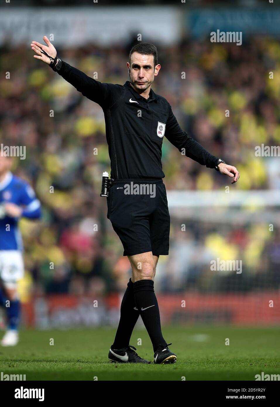 Referee David Coote Stock Photo - Alamy