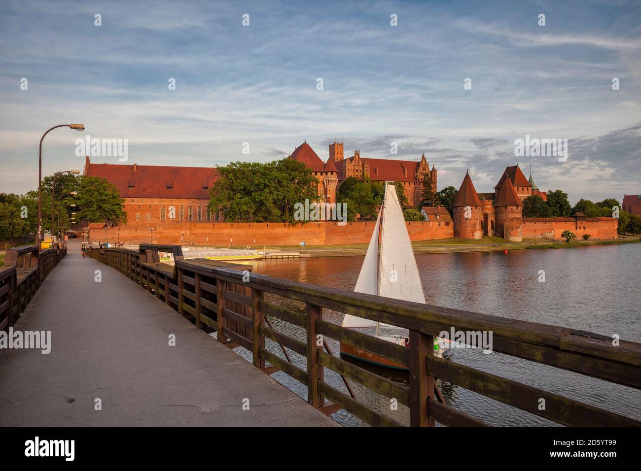 Brick footbridge hi-res stock photography and images - Alamy