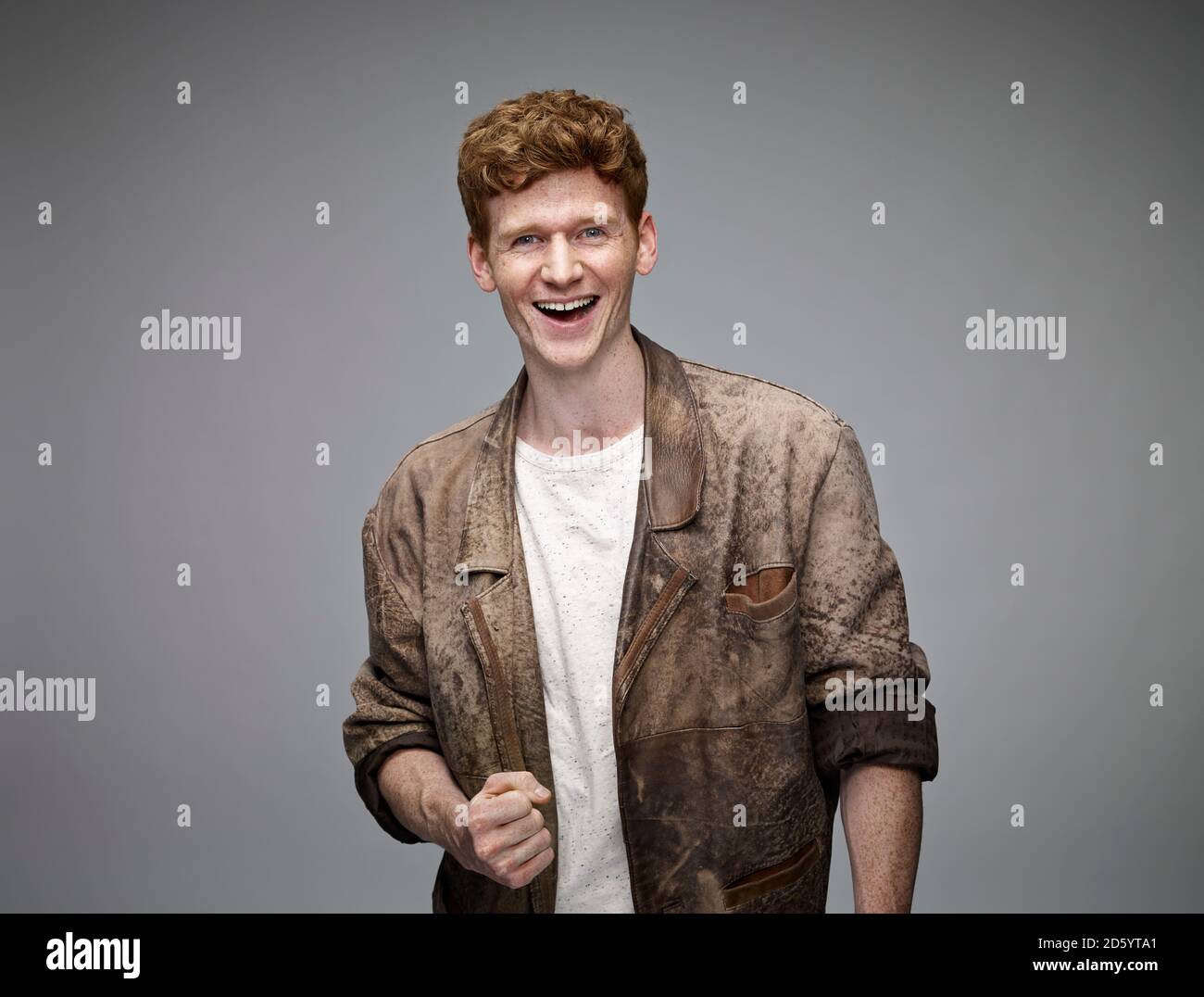 Portrait of laughing redheaded man Stock Photo - Alamy