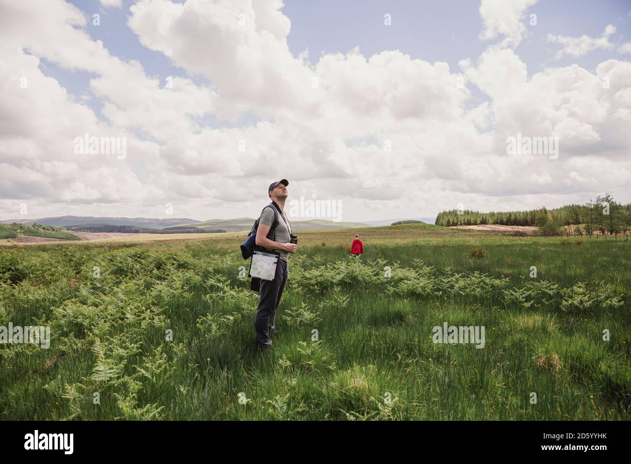 Father and son watching birds hi-res stock photography and images - Alamy