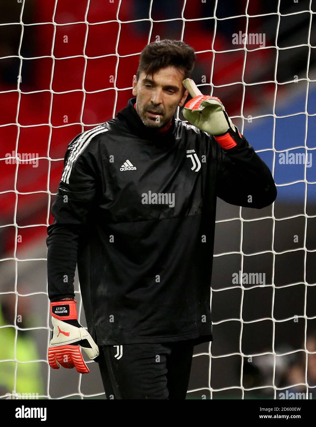 Juventus goalkeeper Gianluigi Buffon during warm-up Stock Photo - Alamy