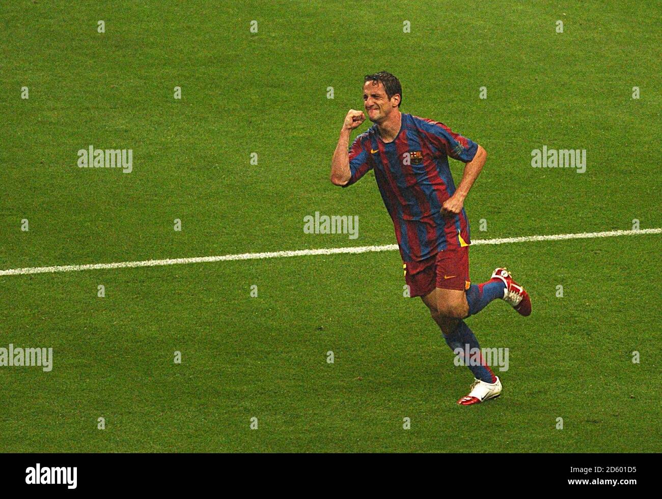 Barcelona's Juliano Belletti celebrates his goal Stock Photo - Alamy