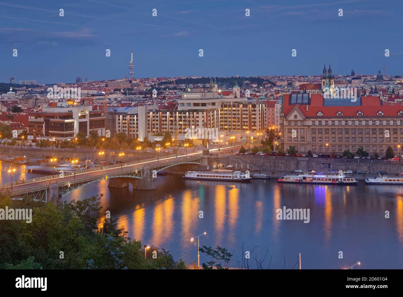 Vlatva river and cechuv most bridge hi-res stock photography and images ...