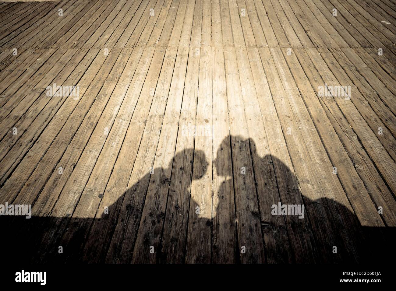 Shadow couple kissing in hi-res stock photography and images - Alamy