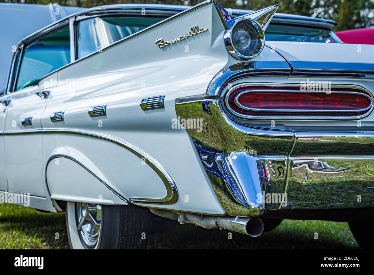 1959 pontiac bonneville hi-res stock photography and images - Alamy