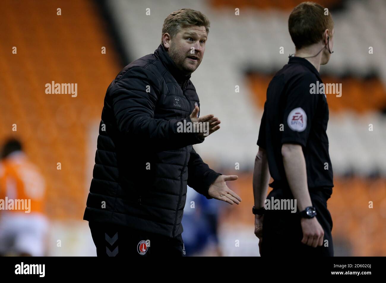 Soccer referees assistant hi-res stock photography and images - Alamy