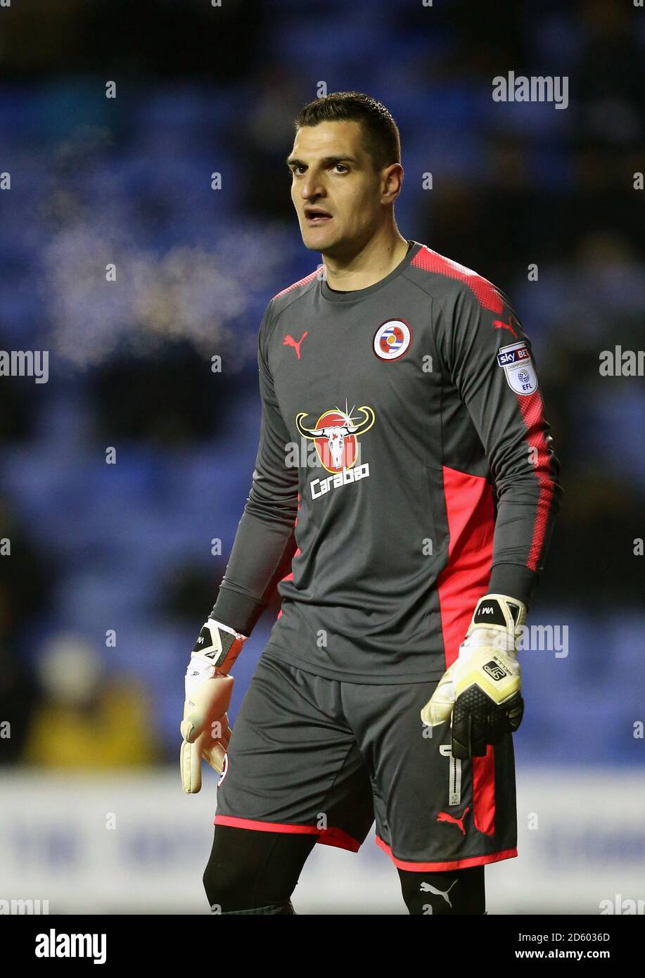 Reading goalkeeper Vito Mannone Stock Photo - Alamy