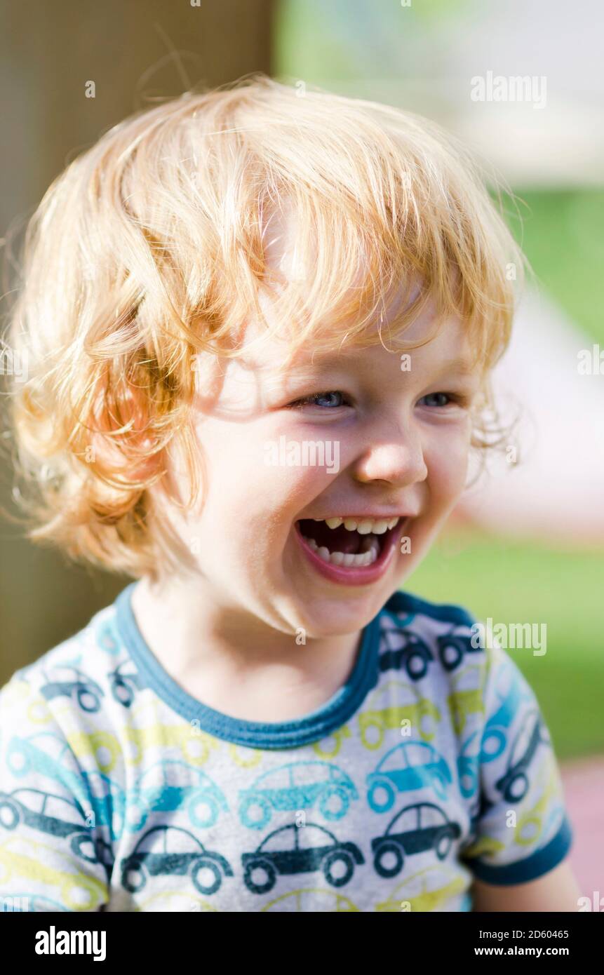 Close up boy laughing hi-res stock photography and images - Alamy