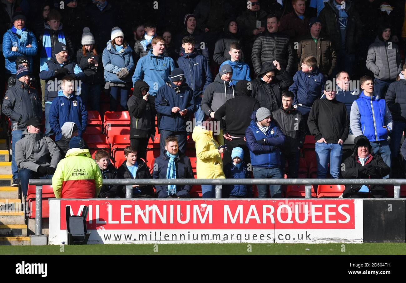 Crewe alexandra fans in the stands hi-res stock photography and images ...