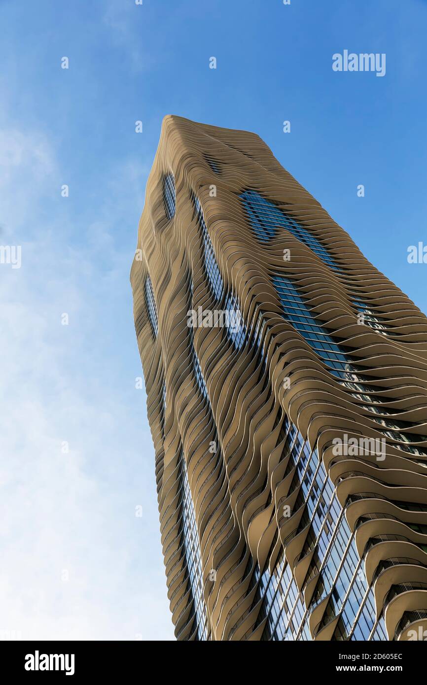 Radisson blu aqua hotel chicago hi-res stock photography and images - Alamy