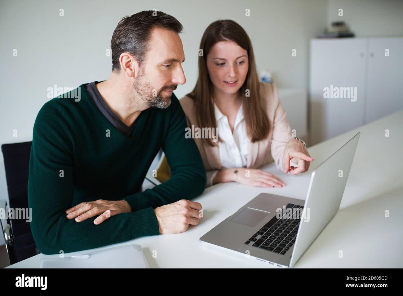Employee using hi-res stock photography and images - Alamy