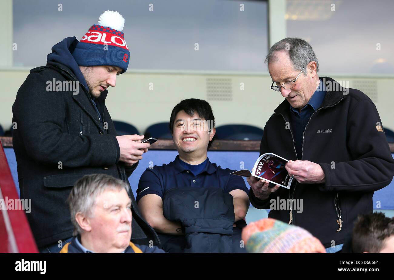 Scunthorpe fans in the stands hi-res stock photography and images - Alamy