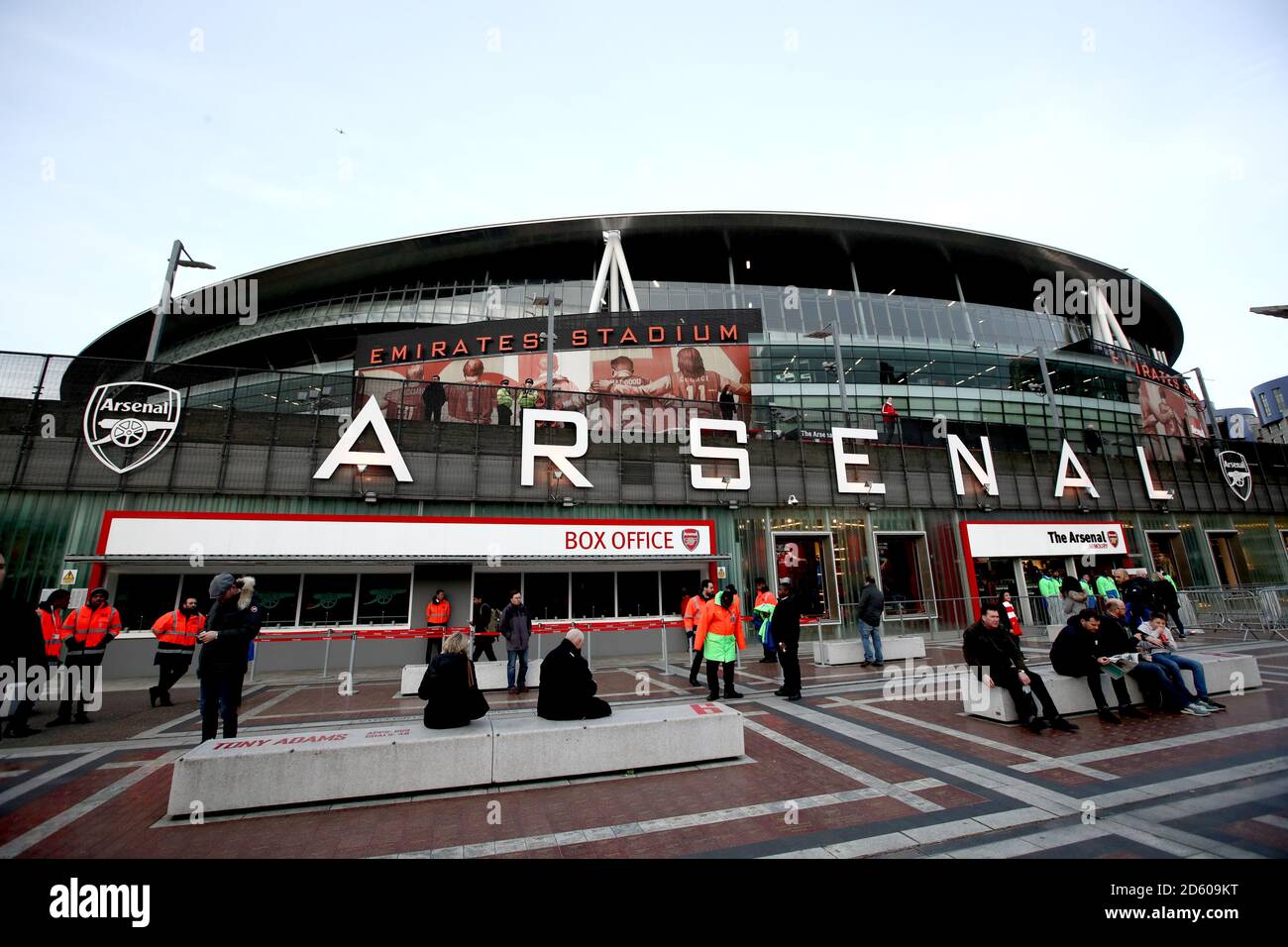 Quarter final emirates stadium hi-res stock photography and images - Alamy