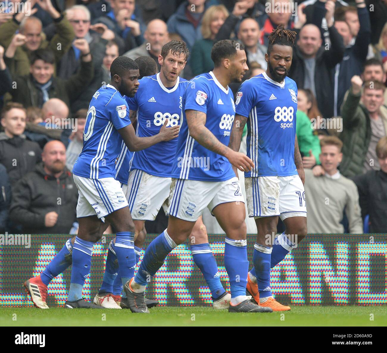 Celebration goal equalising football hi-res stock photography and ...