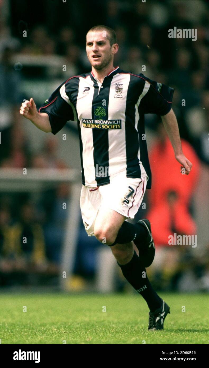 James quinn hi-res stock photography and images - Alamy