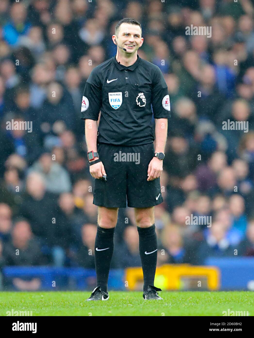 Referee Michael Oliver Stock Photo - Alamy