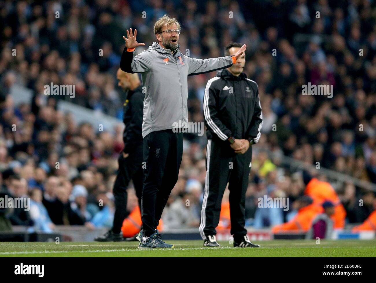 Liverpool manager Jurgen Klopp gestures on the touchline Stock Photo ...