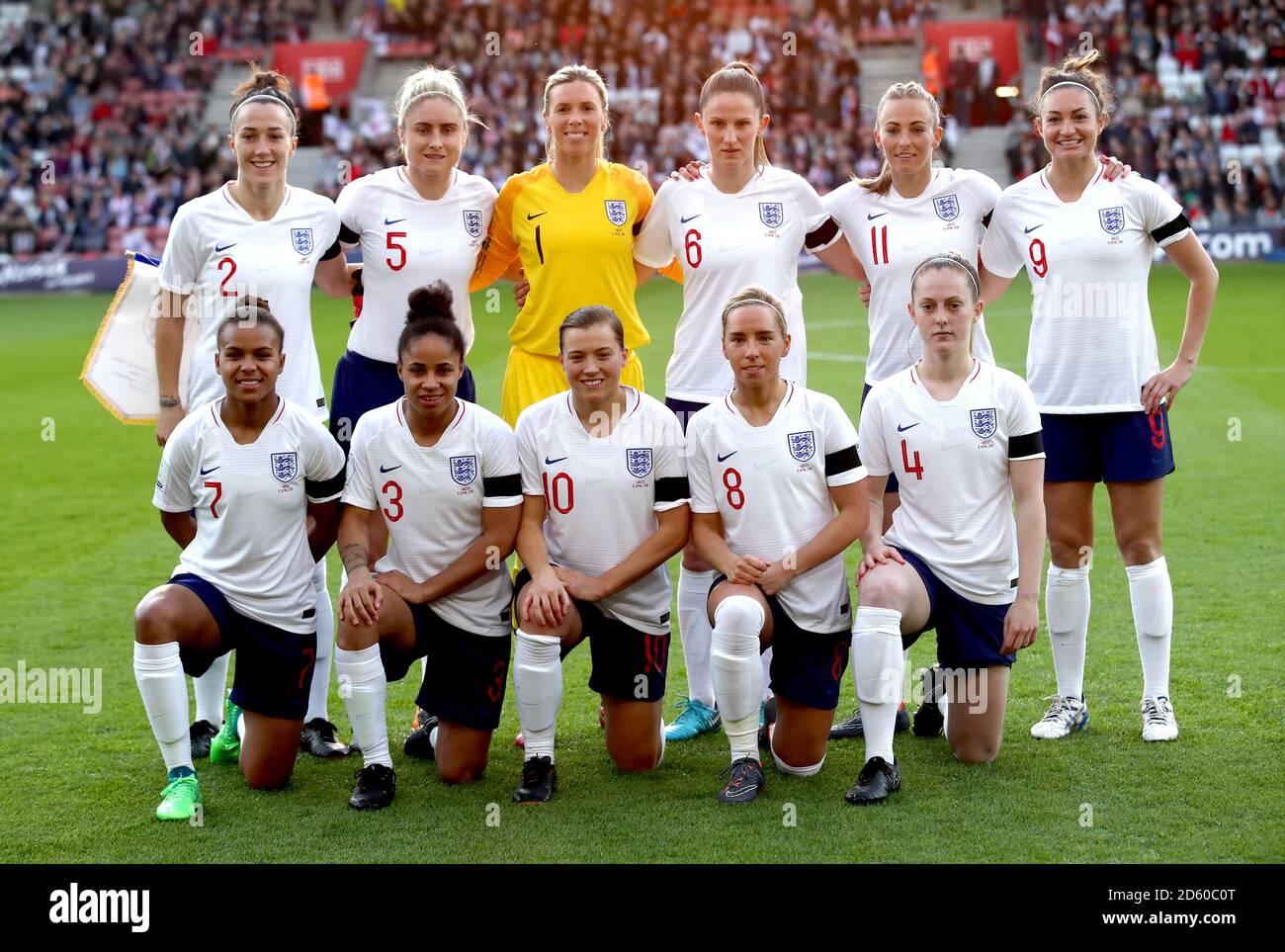 England womens team group photo hi-res stock photography and images - Alamy