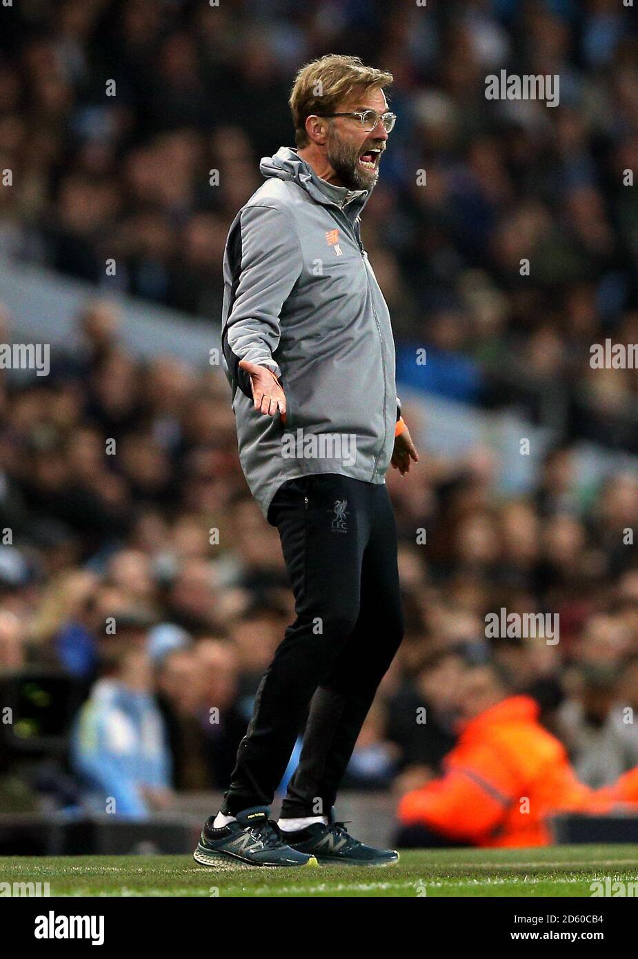 Liverpool manager Jurgen Klopp gestures on the touchline Stock Photo ...