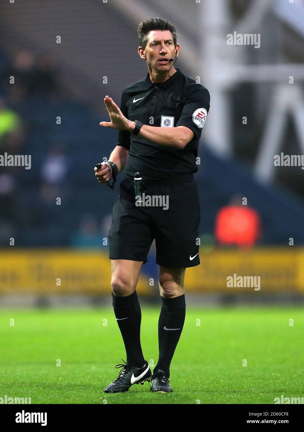Match referee Lee Probert Stock Photo - Alamy
