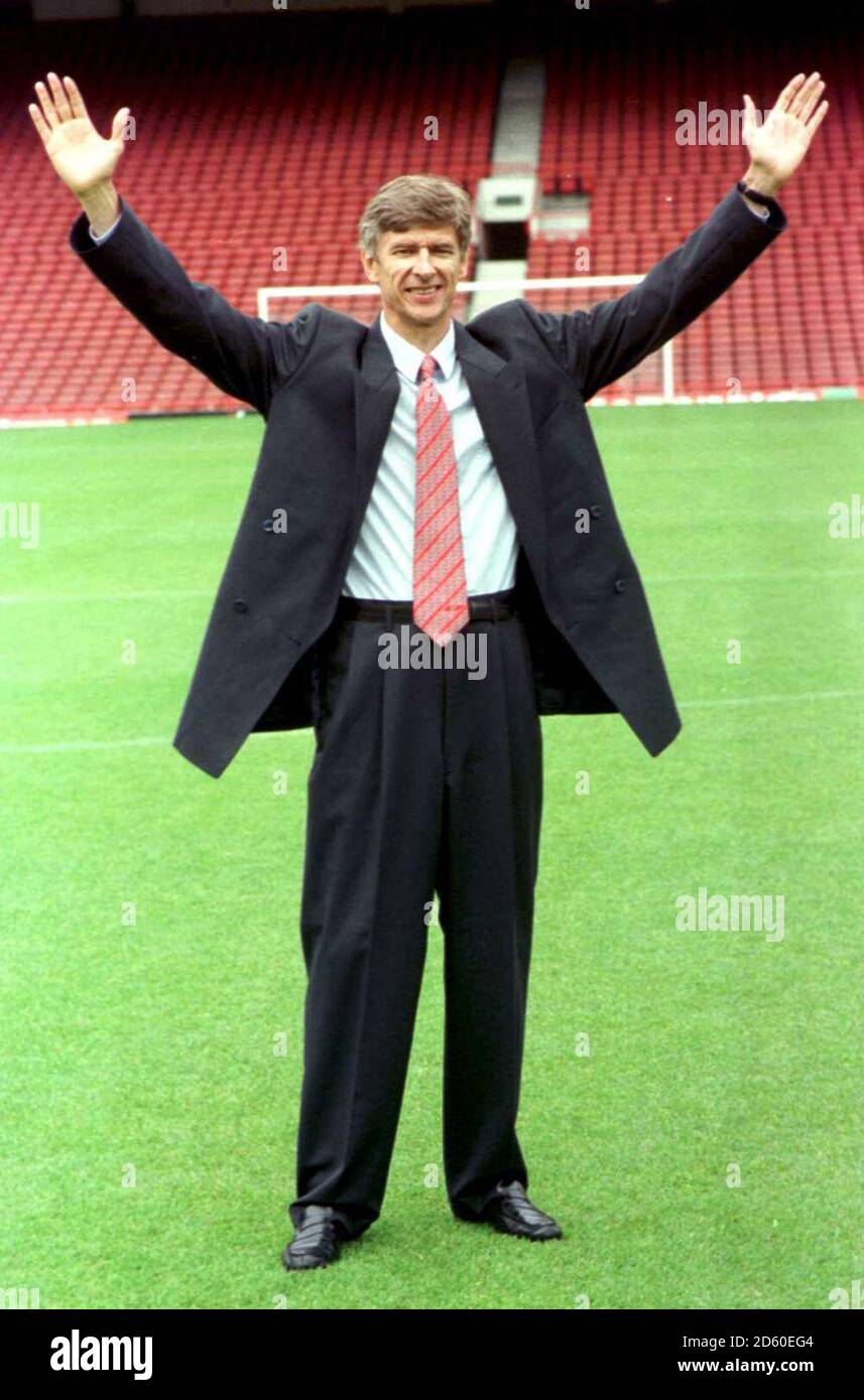 Arsene wenger 1996 hi-res stock photography and images - Alamy
