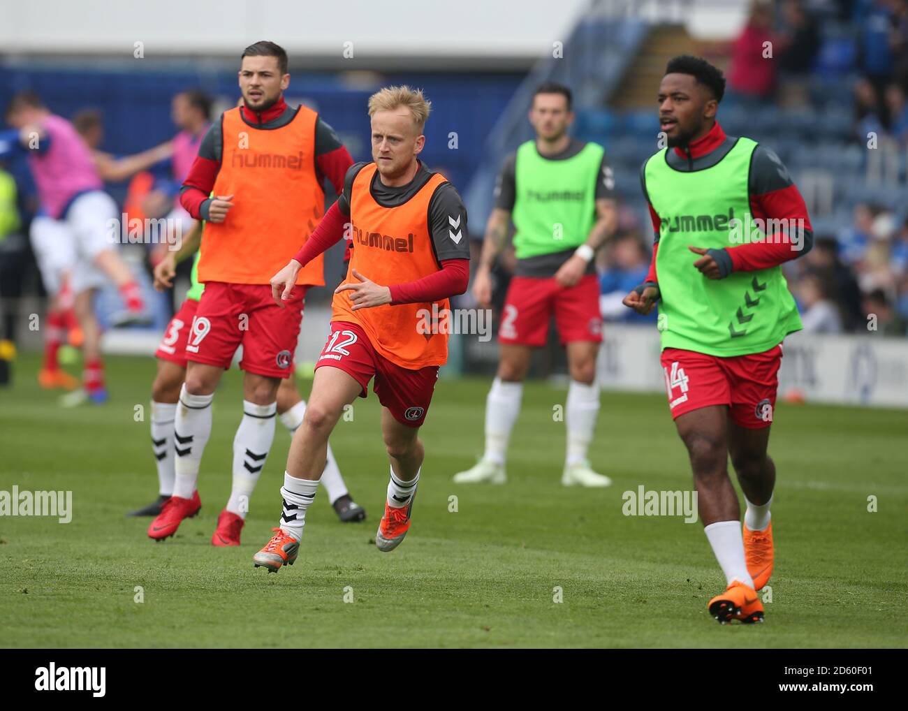 Charlton Athletic's Ben Reeves warms up before kick off Stock Photo - Alamy