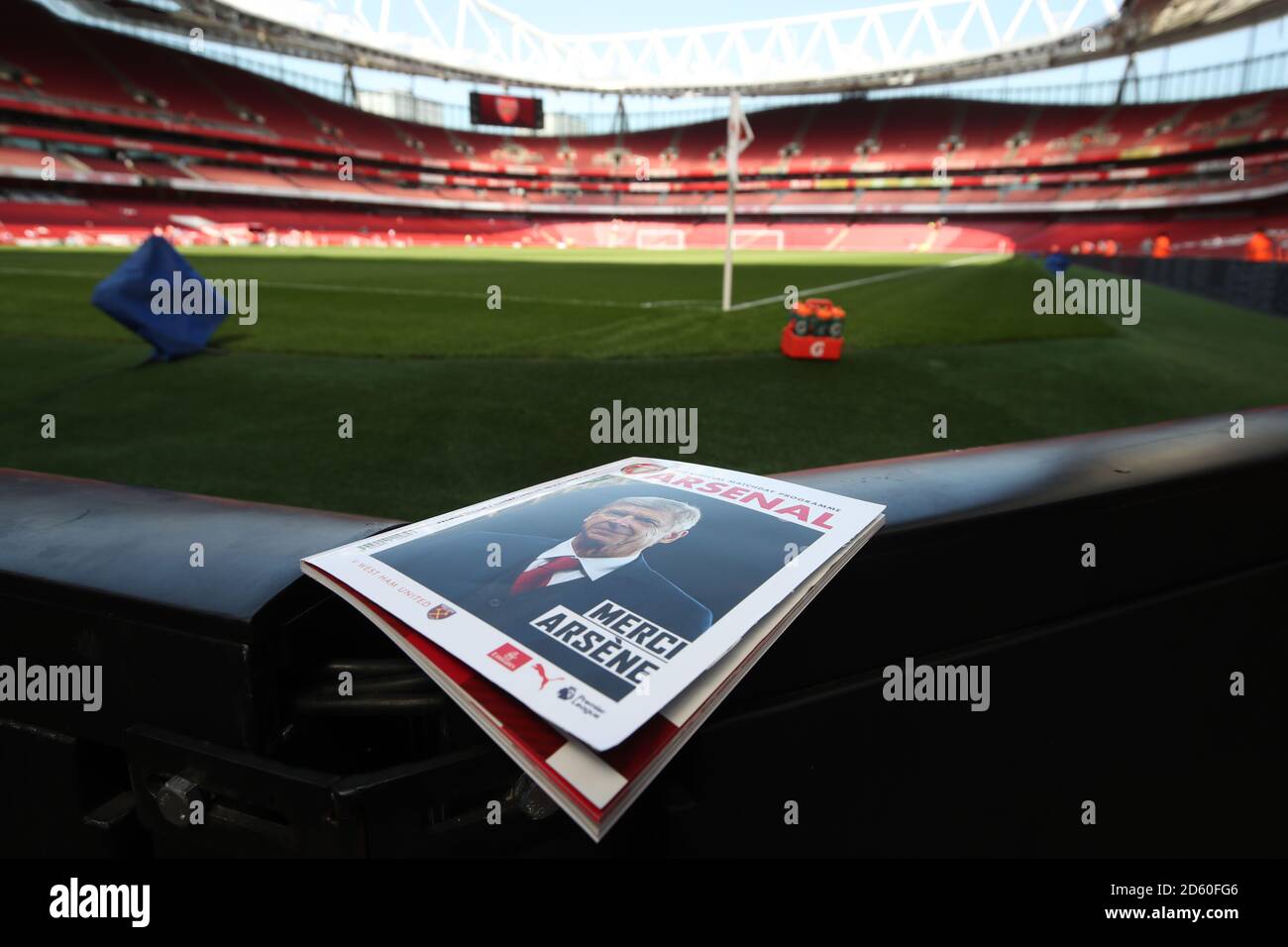 Stadium ahead premier league match emirates stadium hi-res stock ...