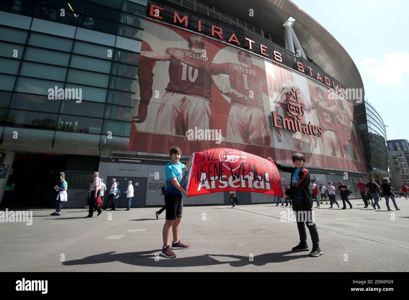 Arsenal fans flag hi-res stock photography and images - Alamy