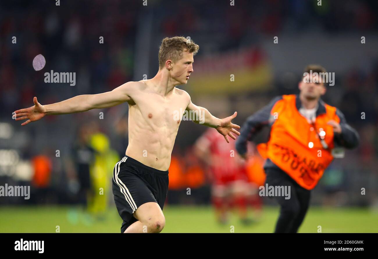 Pitch invader hi-res stock photography and images - Alamy