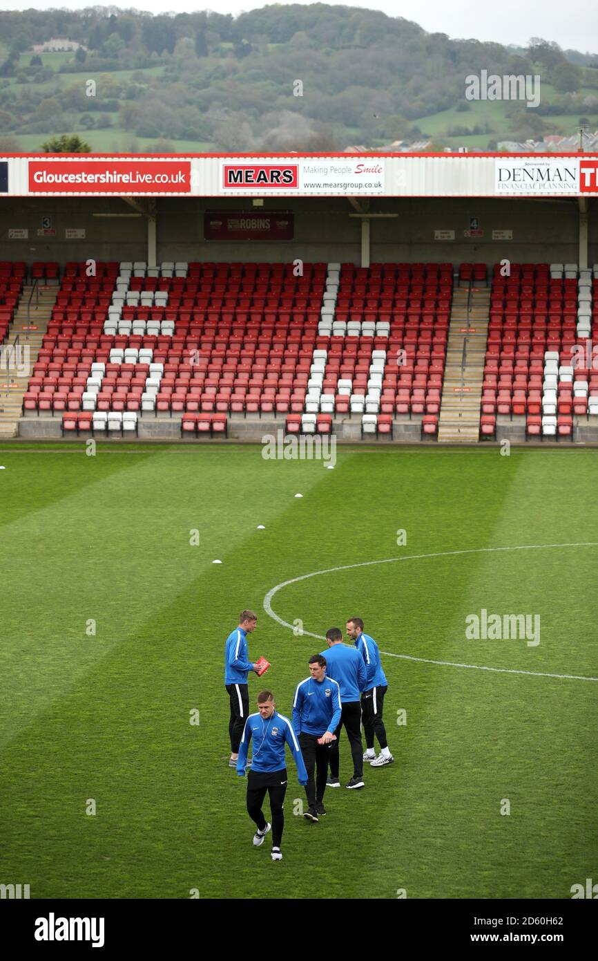 Walk on the pitch hi-res stock photography and images - Alamy