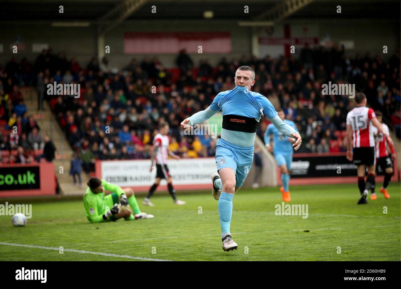 Third rail soccer hi-res stock photography and images - Alamy
