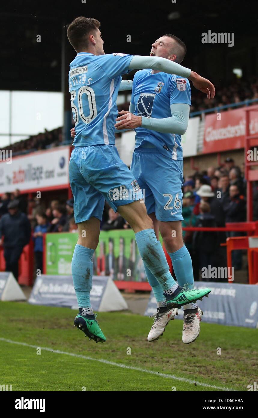 Third rail soccer hi-res stock photography and images - Alamy