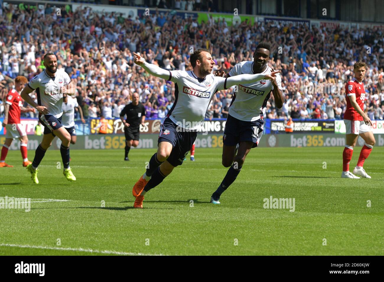 Bolton Wanderers' Adam le Fondre celebrates scoring his side's first ...