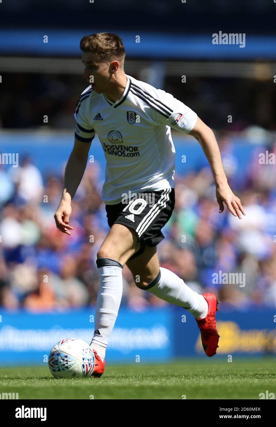 Fulham's Tom Cairney Stock Photo - Alamy