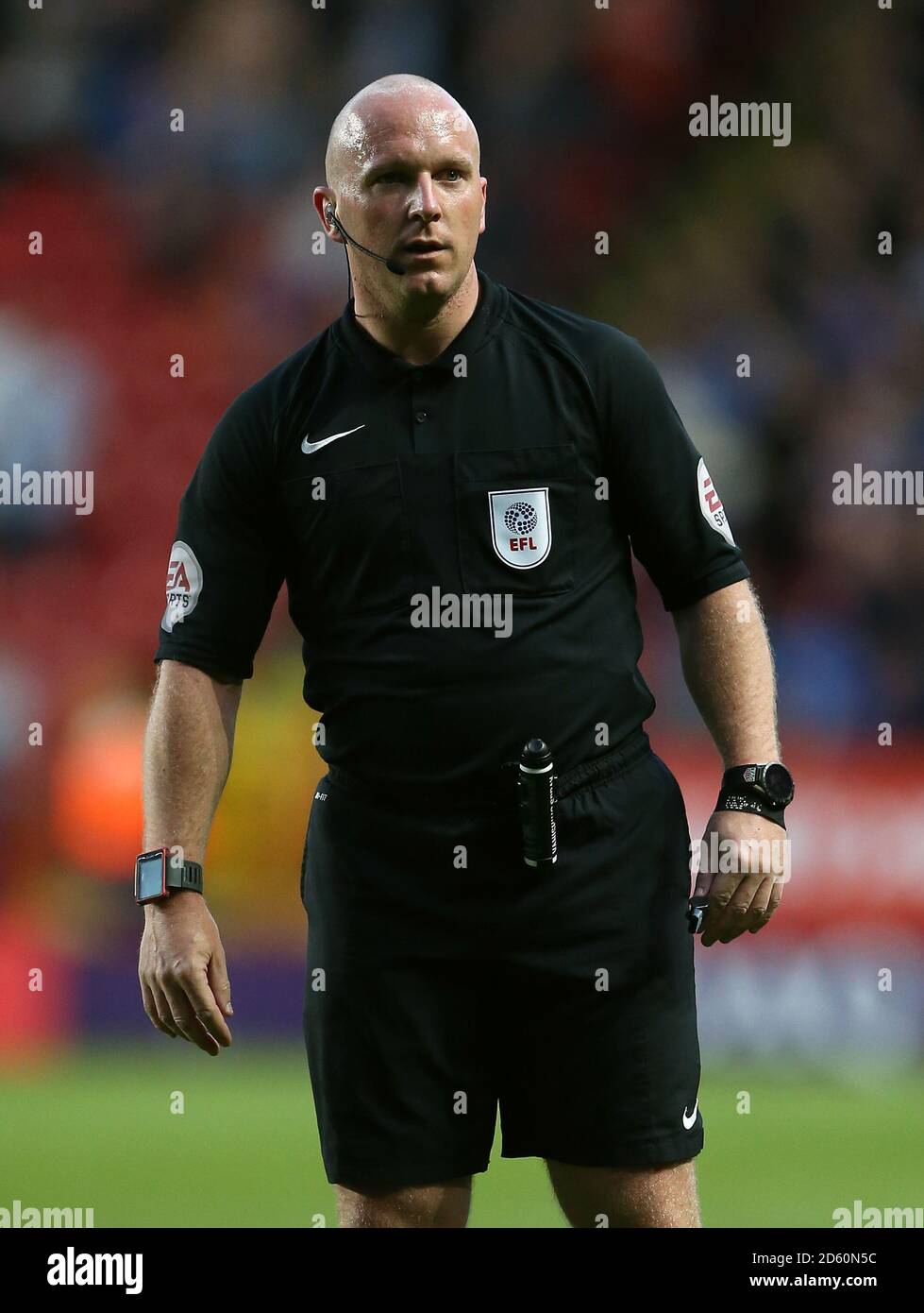 Referee Simon Hooper Stock Photo - Alamy