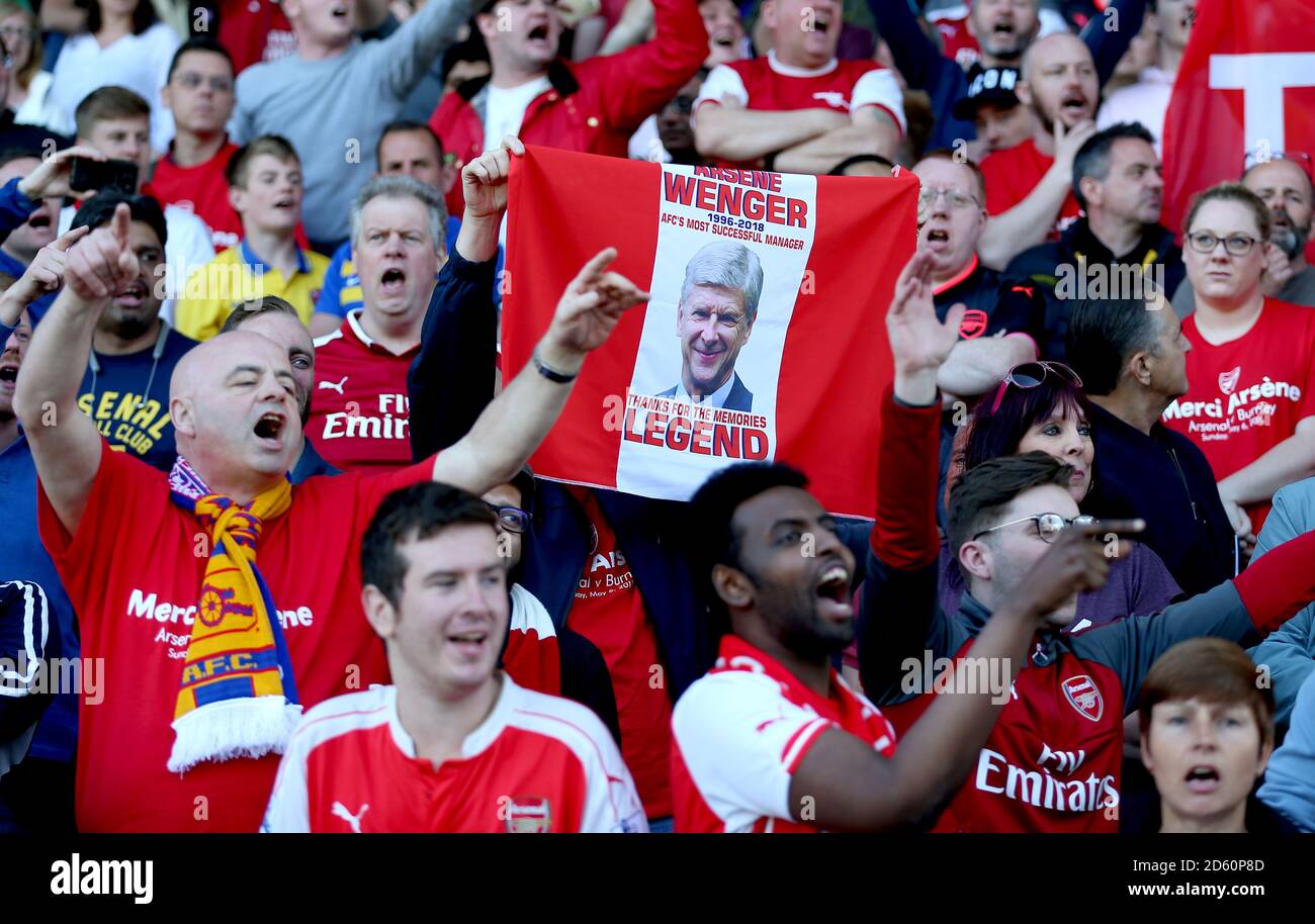 Fans hold up banner in stands hi-res stock photography and images - Alamy