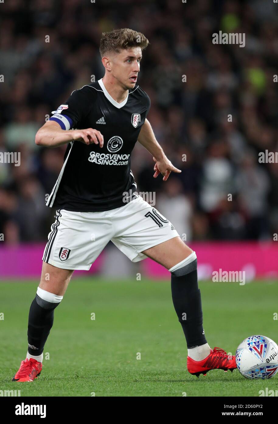 Fulham's Tom Cairney Stock Photo - Alamy