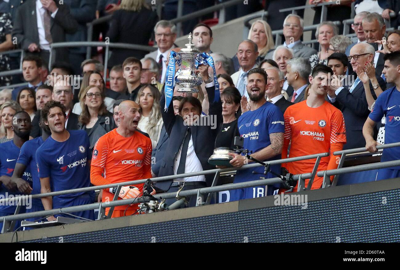 Conte chelsea trophy hi-res stock photography and images - Alamy