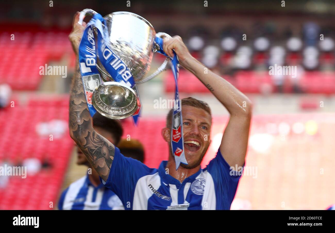 Thatcham Town's Gareth Thomas celebrates with the trophy Stock Photo ...