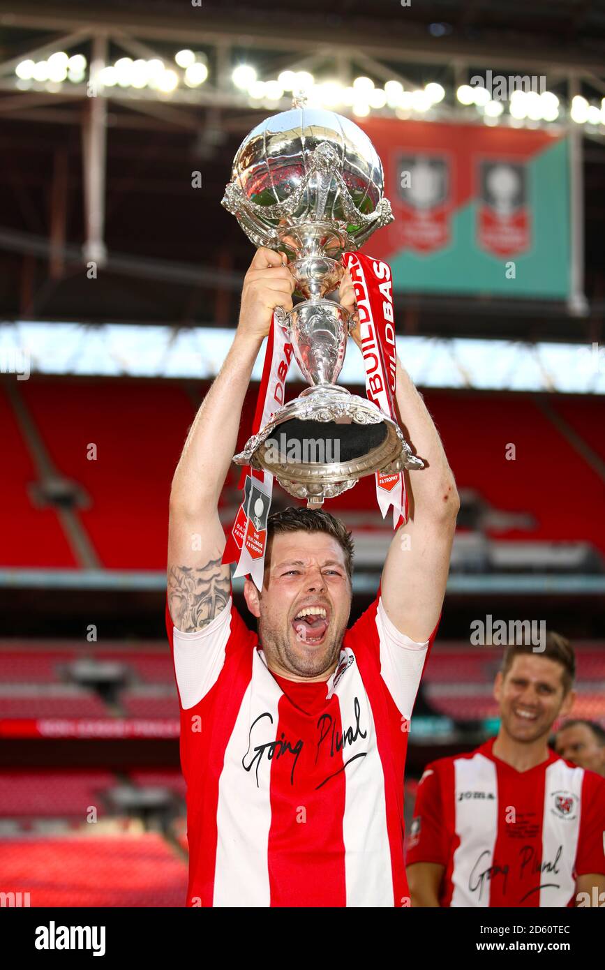 Buildbase fa trophy cup hi-res stock photography and images - Alamy