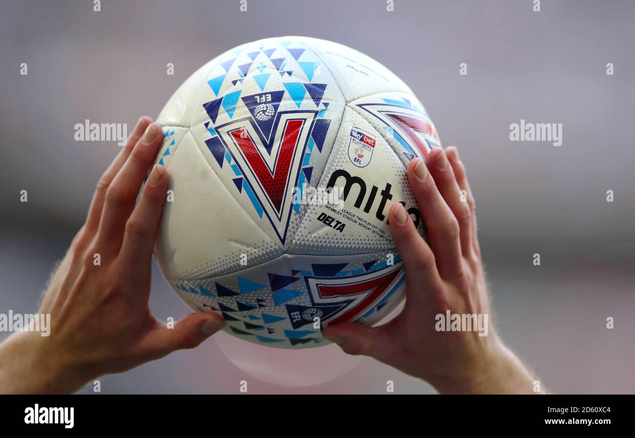 Matchday ball hi-res stock photography and images - Alamy