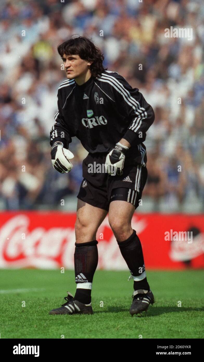 Vedran Runje, Standard Liege goalkeeper Stock Photo - Alamy