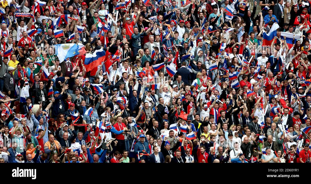 Russia fans celebrate in the stands Stock Photo - Alamy