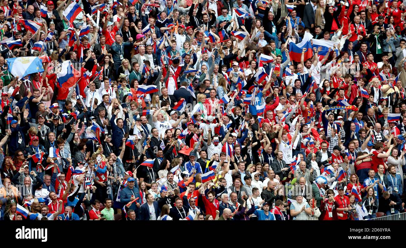 Russia fans celebrate in the stands Stock Photo - Alamy