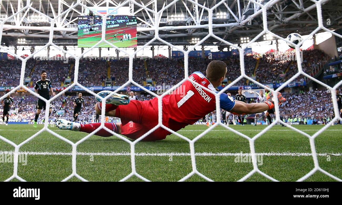 Argentina's Lionel Messi sees his penalty saved by Iceland goalkeeper ...