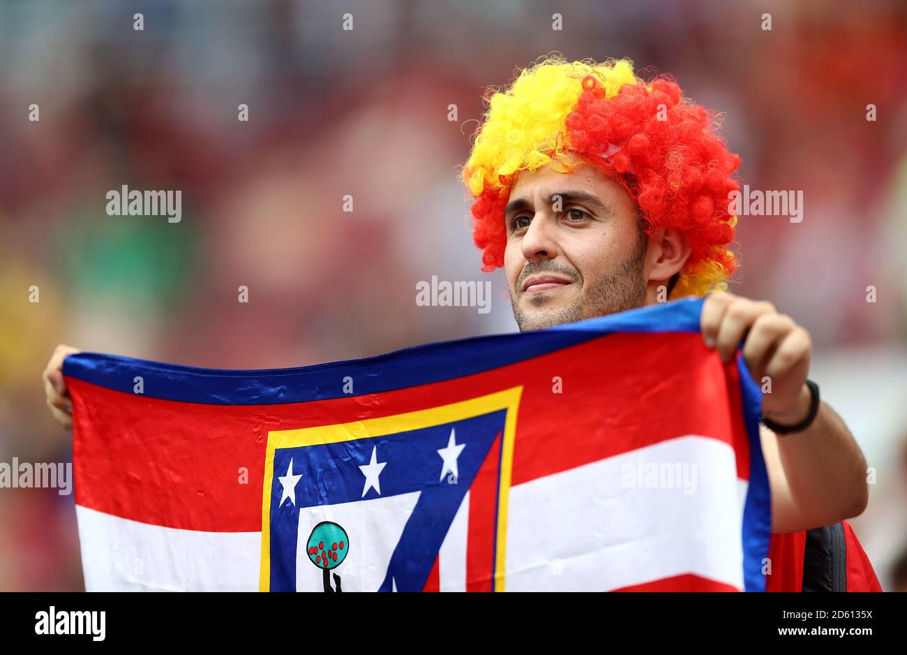 Stands waves hi-res stock photography and images - Alamy