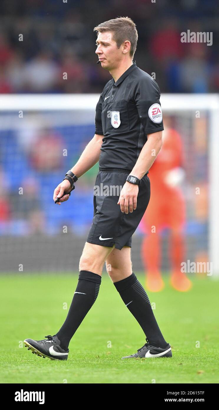 Referee Matthew Donohue Stock Photo - Alamy